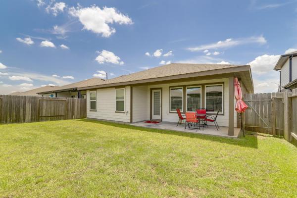 Fenced Yard And Home Office Quiet Home In Richmond - Sugar Land, TX