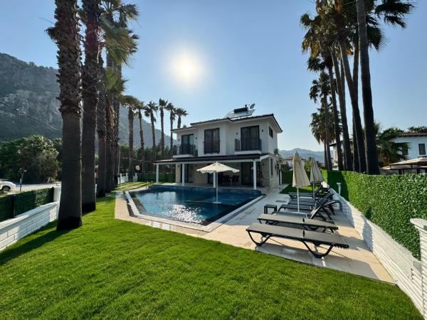 New Luxury Villa - Lake 50m - Private Pool And Garden - Dalyan