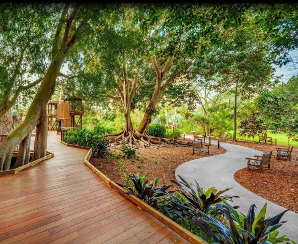 Comfortable Stay Near Golf Attractions - Sarasota, FL