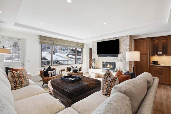 Lodge Tower 687 Three Bedroom Residence - Vail, CO