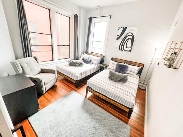 Gaslamp 2bdrm - W Parking & 4 Beds #404 - Coronado, CA