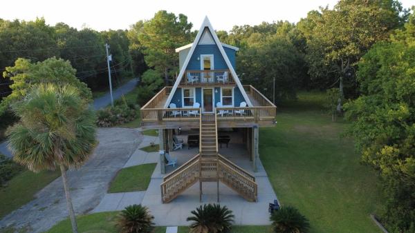 Gulf Views, Game Room, Fire Pit, Near Boat Launch - Ocean Springs, MS