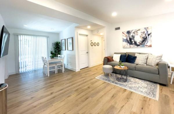 Calming And Renovated Near Dt St Pete Pier 2 King - St. Petersburg, FL