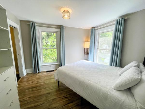 Lake Chelan Manor Room #3 - Chelan, WA