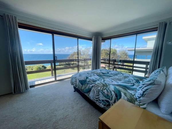 Stunning Clifftop Location - Gorgeous Ocean Views - Lake Conjola