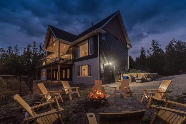 Huronia Luxury Lakefront Views & Game Room! - Wiarton