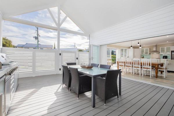 Claremont - Timeless Foreshore Retreat By The Wharf - Newcastle