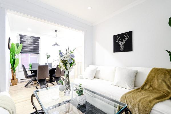 Royal Level-5 Bedrooms Avec 2 Places De Parking - Montreal