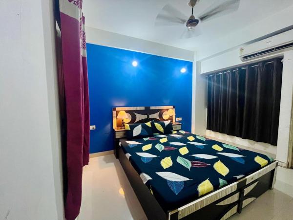 Premanand Mharaj Ji Marg Hare Krishna Orchid Sunrakh Road Vrindavan - Vrindavan