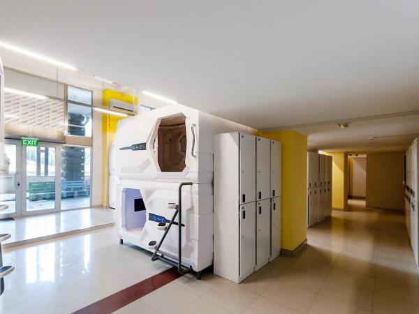 Capsule Hotel Happy Lounge - Tiflis
