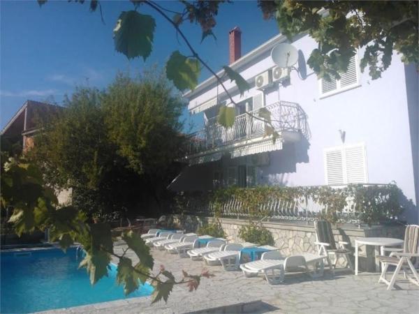 Apartment Jerine 1 - Pirovac