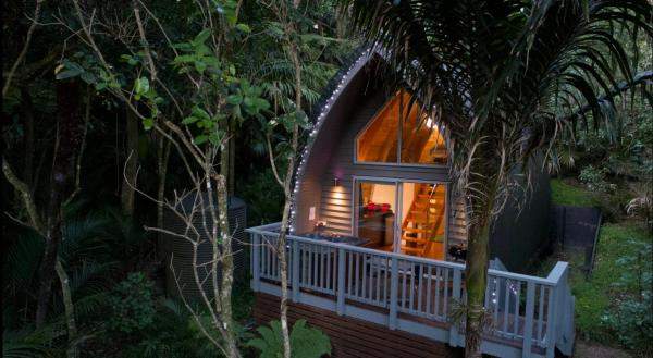 Onetangi Forest Chalet - Auckland