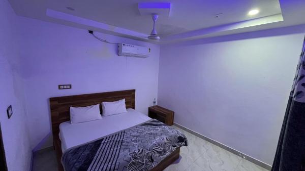 Sri Sarveshwar Kunj Guest House - Vrindavan
