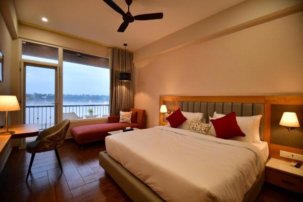 Hotel Aviral Ganga - Varanasi