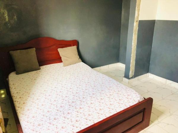 Hôtel Charles - Kinshasa