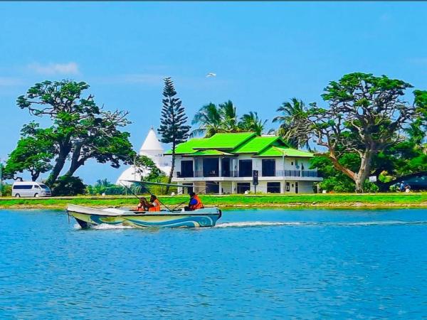 Tissa Yala Lake View Hotel - Sri Lanka