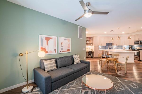 Boulevard Stays Modern Roosevelt Row Suite 2br Pool Gym 5 - Phoenix, AZ