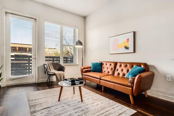 Boulevard Stays Direct Trail Access Parking Pool Gym 01 - Richardson, TX