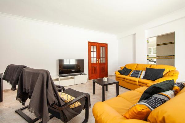 Topside Luz Guesthouse - Lagos, Portugal