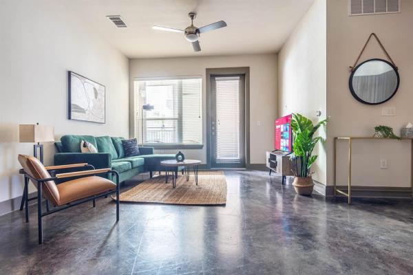 Boulevard Stays Luxurious 2br King Suite Pool Parking Gym - Richardson, TX