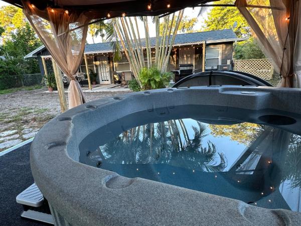 Pet Friendly Near Anna Maria And Img - Longboat Key, FL