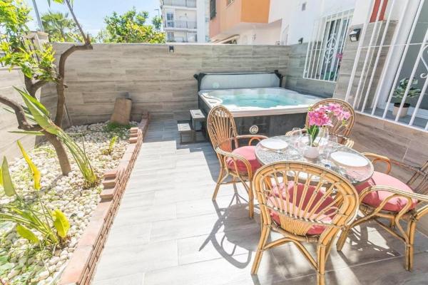 House With A Jacuzzi And A Beach Terrace - Nerja