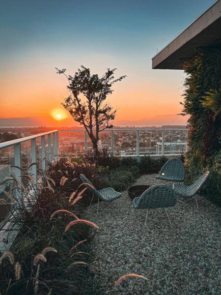 Apê Elegante, Terraço Lindo E óTima Localização - Capão da Canoa