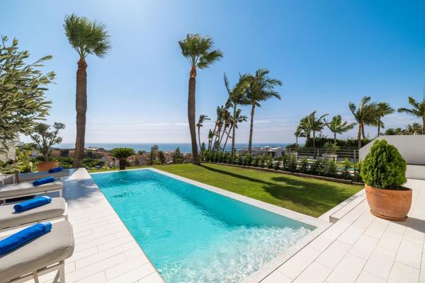 Blue Horizon - Fuengirola