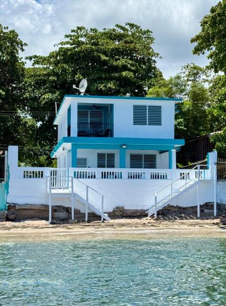 Beachfront Villa With Direct Ocean Access Sleeps 12 - Puerto Rico