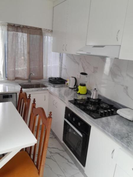 Repousando No Terraço - Cabo Verde