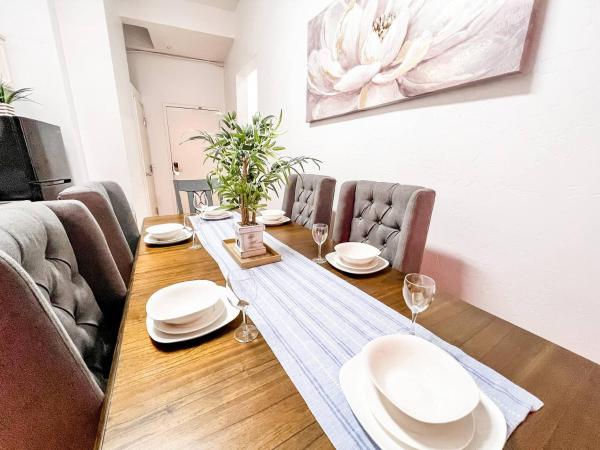 Walk To Conv Center 2br Top Floor Parking Incl - Coronado Island, CA