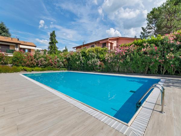 Holiday Home In Bardolino With Pool & Lake Views - Garda