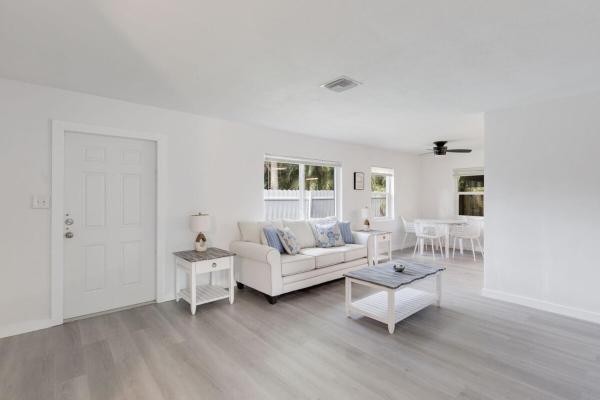 Modern Coastal Retreat - Fort Myers, FL