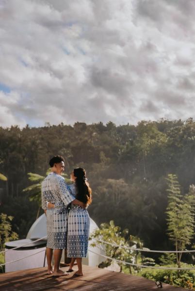 The Dome Ukiran Hills - Sidemen