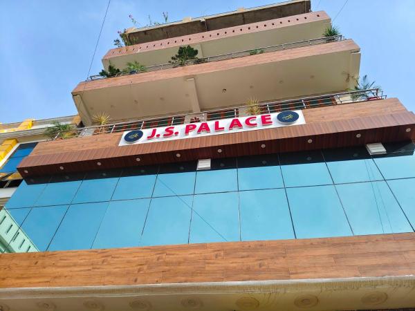 Hotel O Js Palace - Gorakhpur