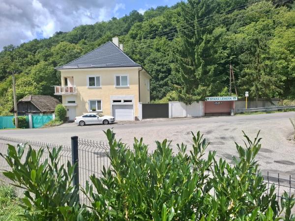 Rekreacny Dom Pod Bezovcom - Podhradie