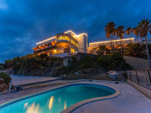Livemax Resort Innami Seafront - Gobo