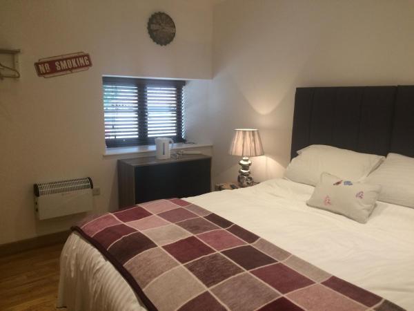 The Radnor Arms - Malmesbury