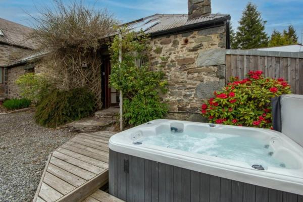 Loch Tay Bothy Cottage With Hot Tub - Killin