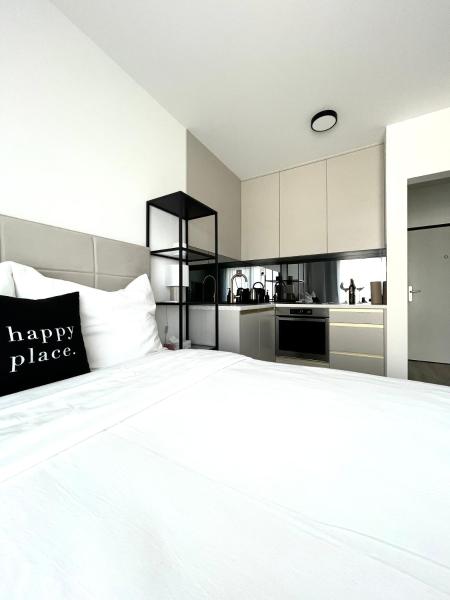 Brand New Minimalist Flat, Free Parking & Wifi - ブラチスラバ