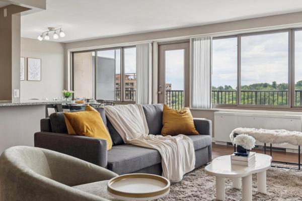 Boutique Suite-sleeps 7-free Parking-balcony Views - National Harbor, MD