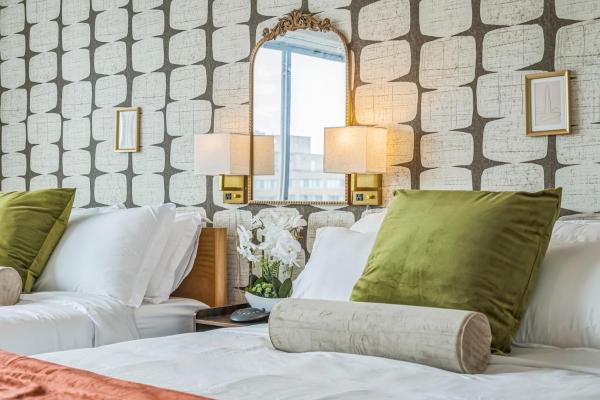 Boutique Suite-sleeps 7-free Parking-balcony Views - Chinatown, DC