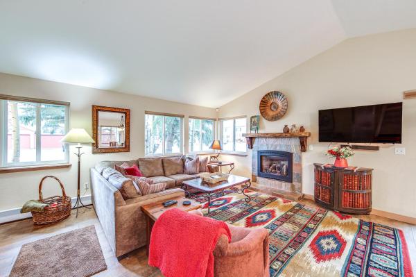 Walk To Ski Shuttle: Dtwn Frisco Gem W/ Fireplace! - Frisco, CO