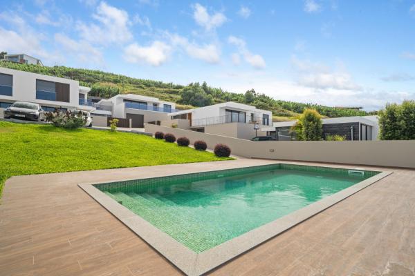 Dori's Modern Retreat By Tmlc - Madeira