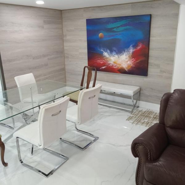 Premier Hostle - Sunrise, FL
