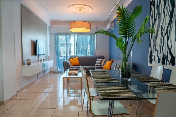 Casa Sol 3br Apartment, Balcony, 5gbps Wifi, Walk To Beach, Promende & Shops - Limassol