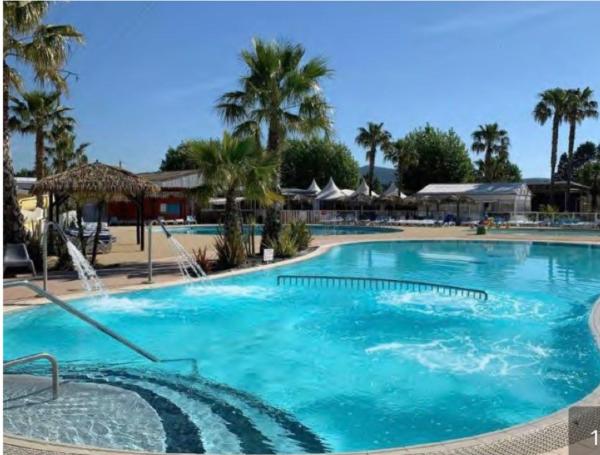 Mobil Home Camping 4 éToiles Piscine, Jacuzzi - Saint-Raphaël