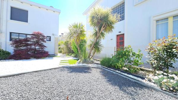 3star 1950s House, 3 Bedrooms, 6 People, Walk To Beach Center - Royan