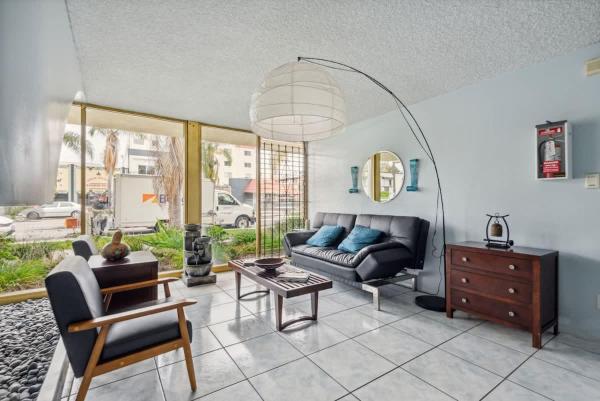 Shoreline Retreat - Long Beach, CA