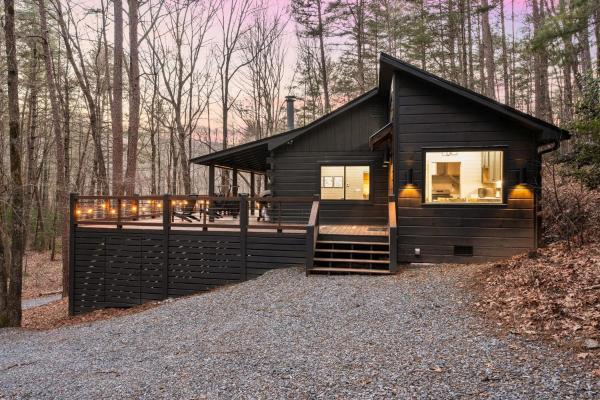 2br Cabin Rental | Blue Ridge Ga | Hot Tub, Deck - Georgia, GA